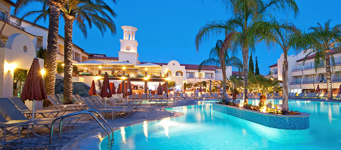 Sunwing Sandy Bay Beach i Ayia Napa - Familjesemester med Ving